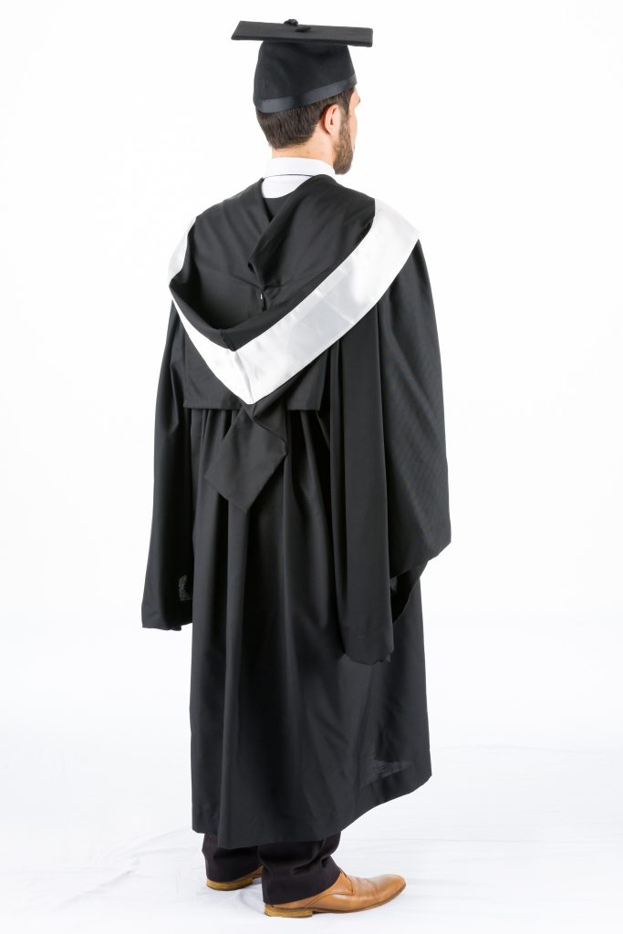 GRADUATION GOWN HIRE UQ Bachelor Full Set | The Gown Chick