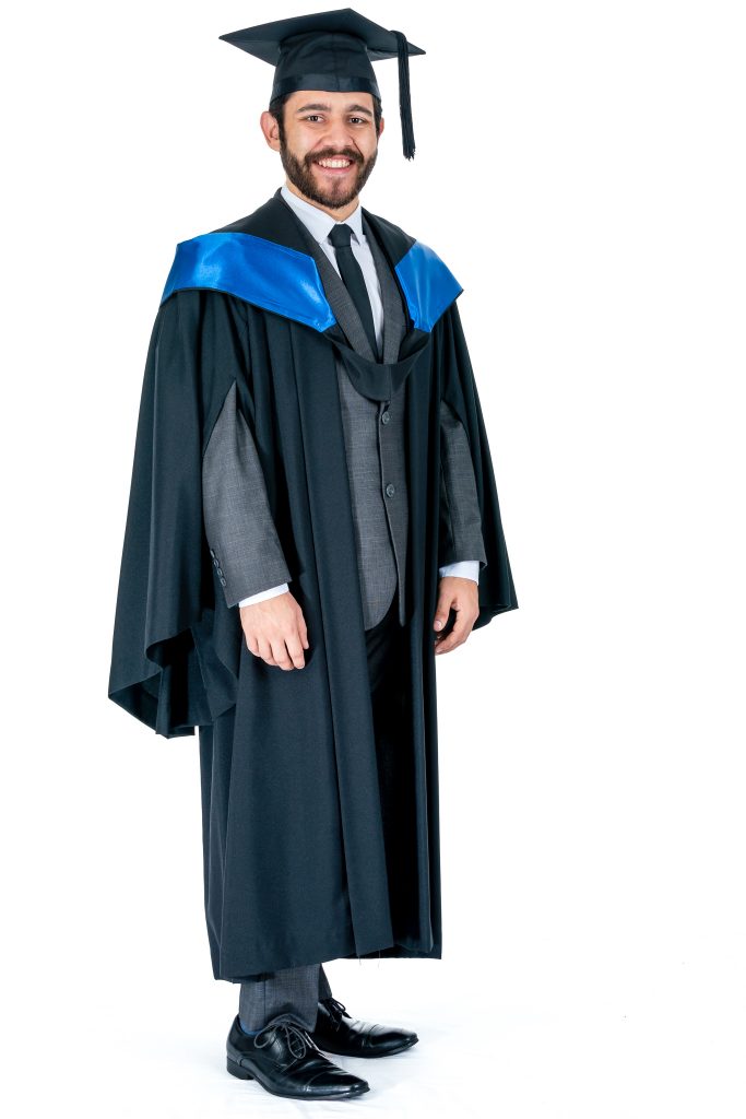GRADUATION GOWN HIRE QUT BACHELOR FULL SET | The Gown Chick